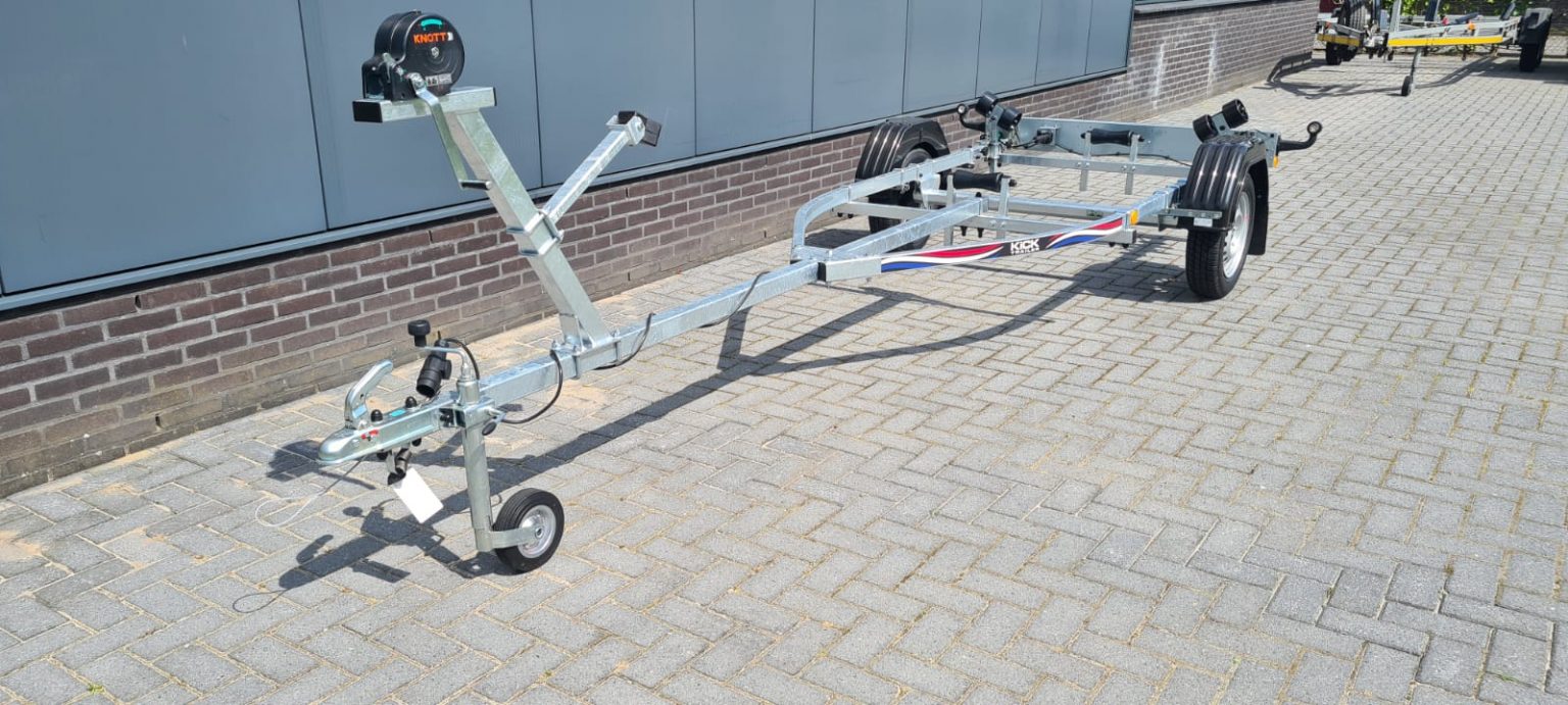 Qwest Marine Romania. KICK Trailer KT500