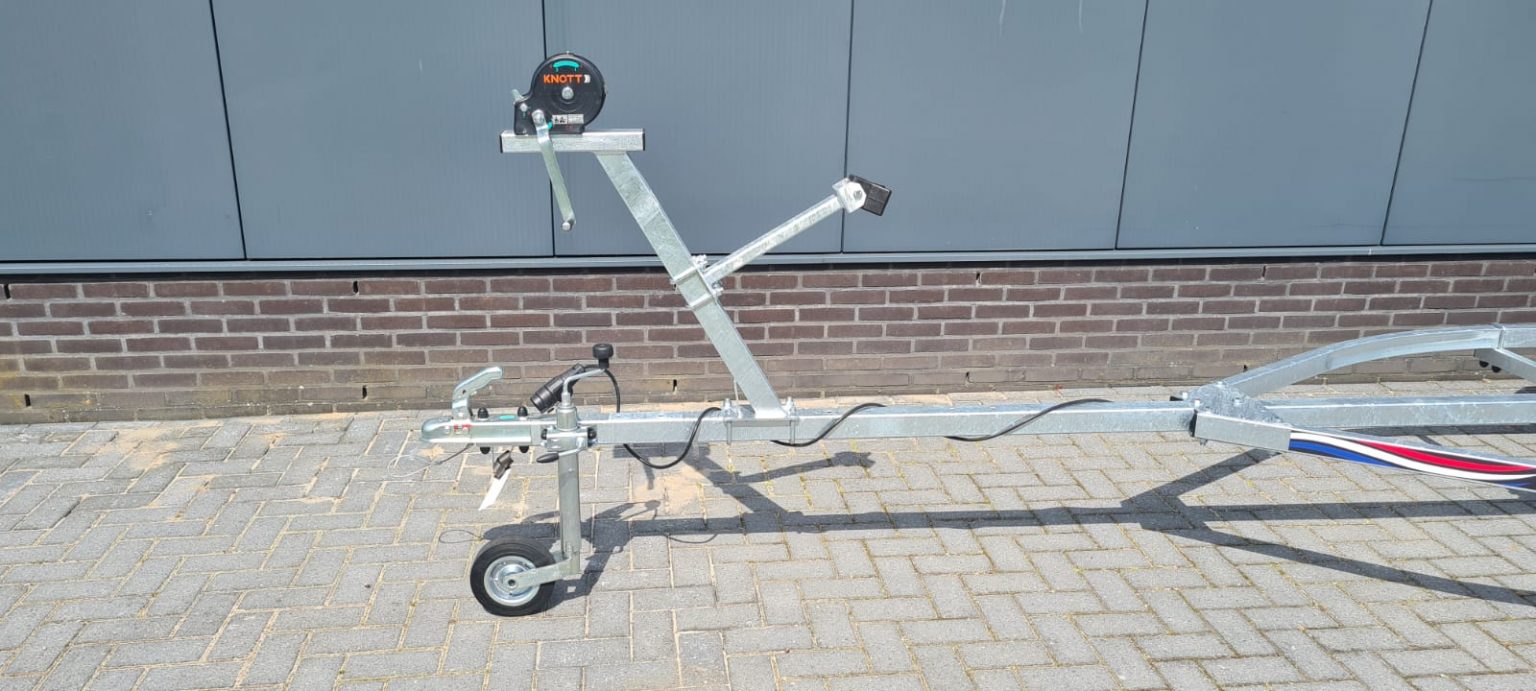 Qwest Marine Romania. KICK Trailer KT500