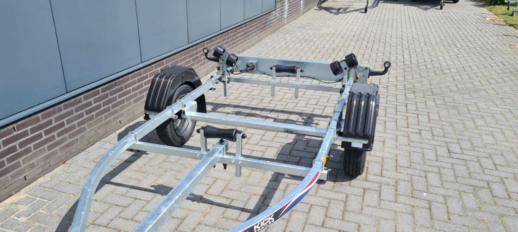 Qwest Marine Romania. KICK Trailer KT500
