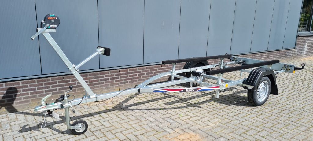 Qwest Marine Romania. KICK Trailer KT500P