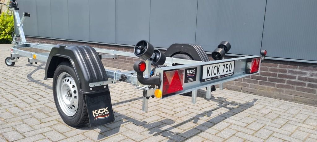Qwest Marine Romania. KICK Trailer KT750