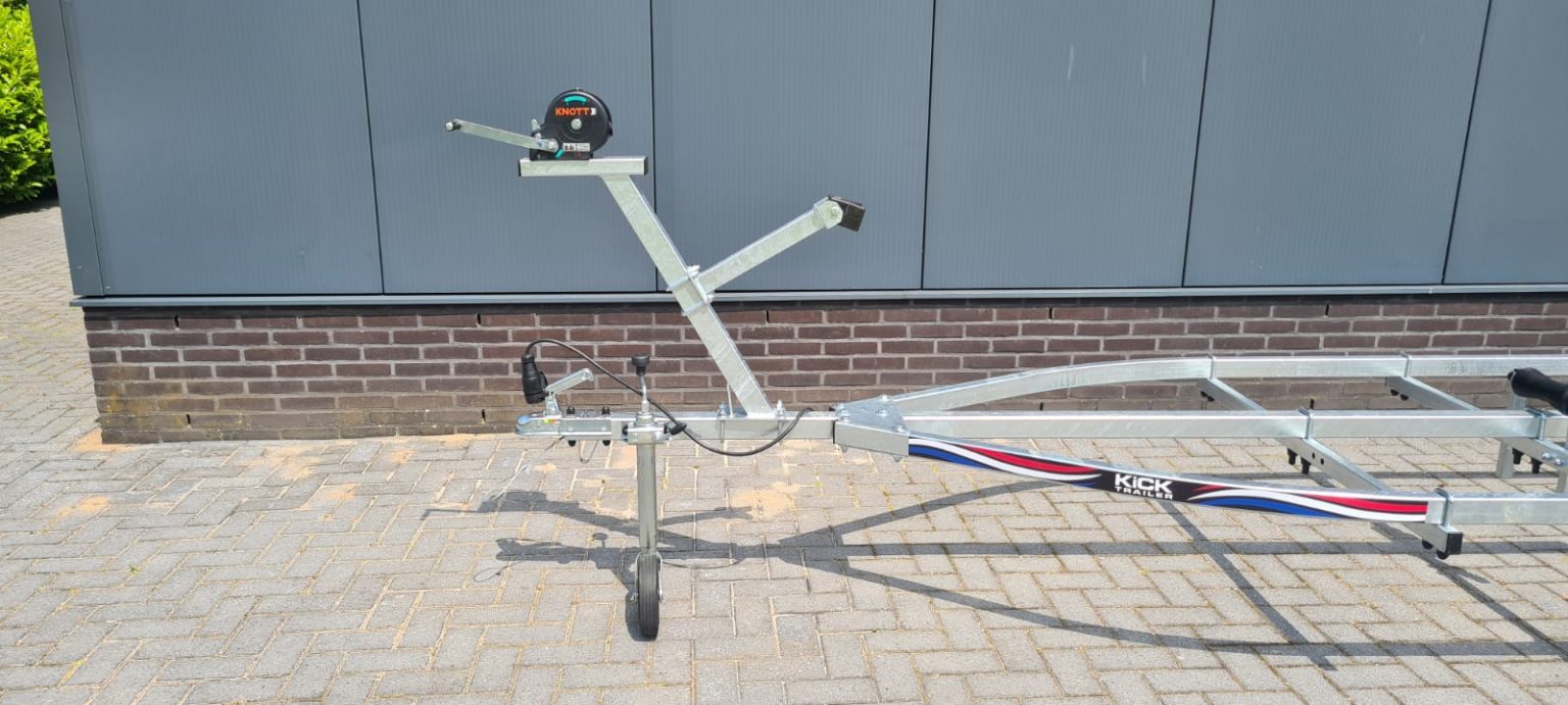 Qwest Marine Romania. KICK Trailer KT750