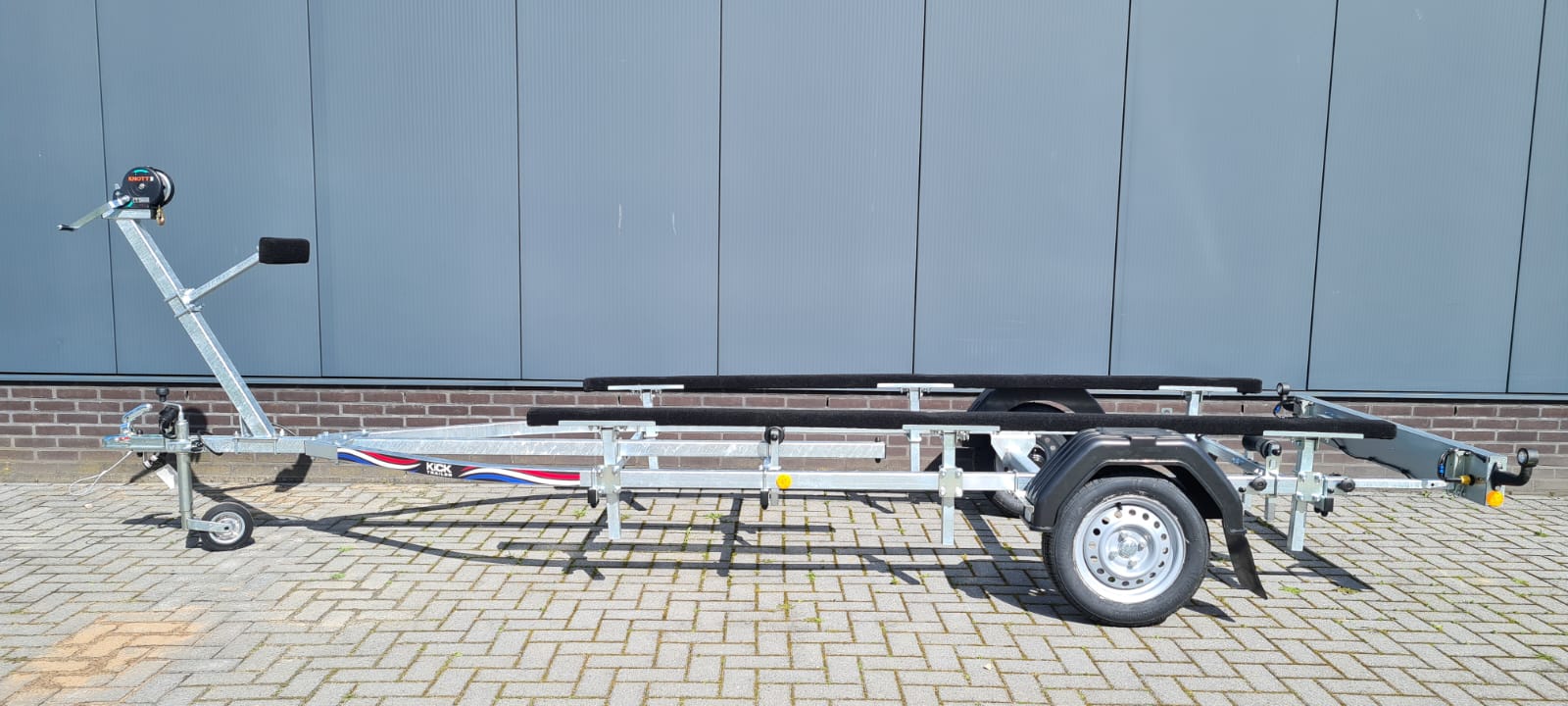 Qwest Marine Romania. KICK Trailer KT750P