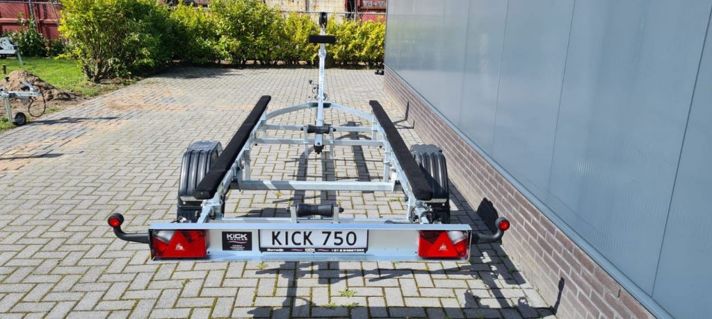 Qwest Marine Romania. KICK Trailer KT750P