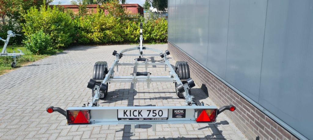 Qwest Marine Romania. KICK Trailer KT750XL