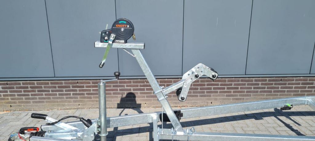 Qwest Marine Romania. KICK Trailer KT1300