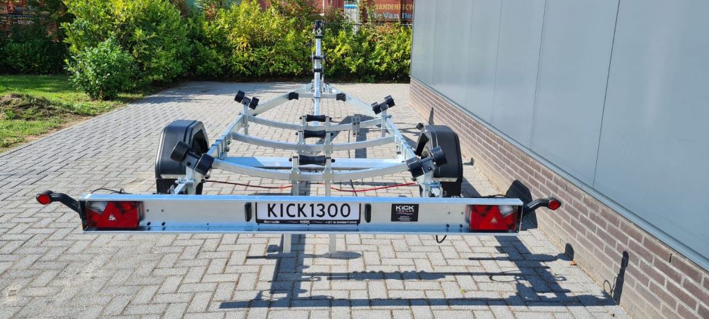 Qwest Marine Romania. KICK Trailer KT1300